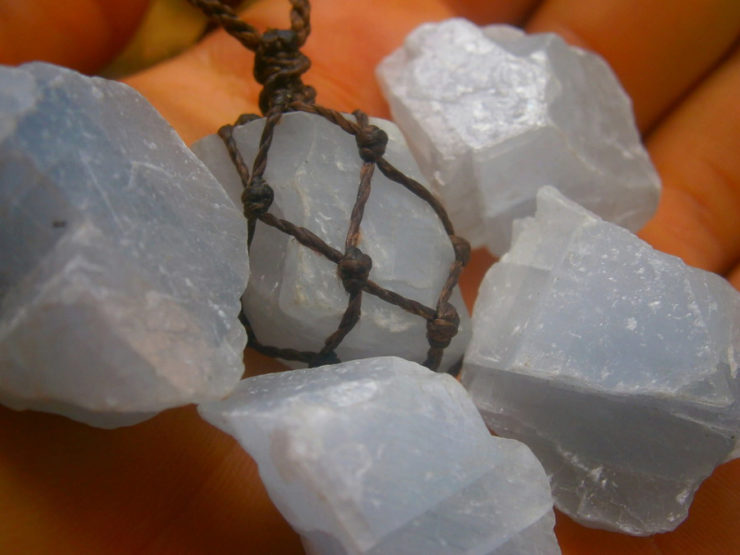 Calcita: conheça a beleza e os poderes da pedra - Pedras e Cristais 💎