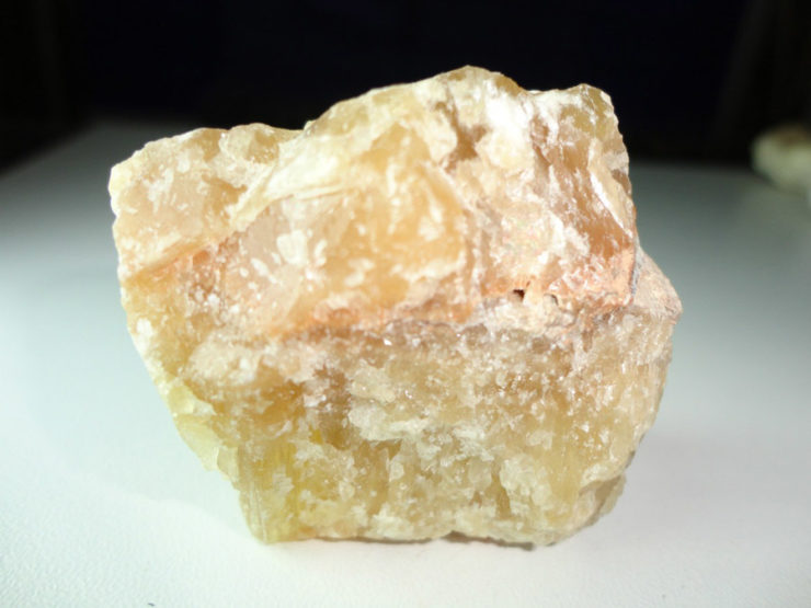 Calcita: conheça a beleza e os poderes da pedra - Pedras e Cristais 💎