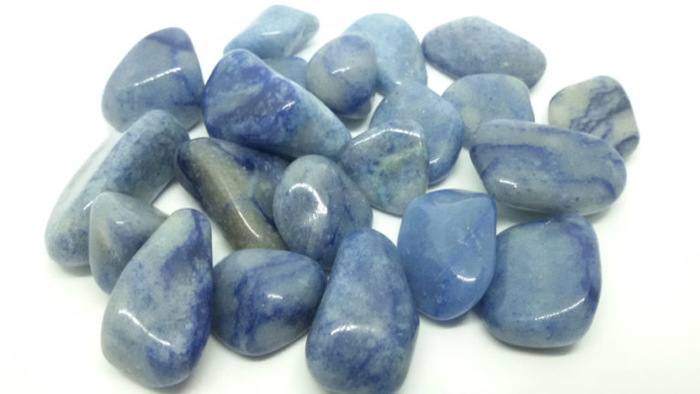 O poderoso Quartzo Azul e seus significados - Pedras e Cristais 💎