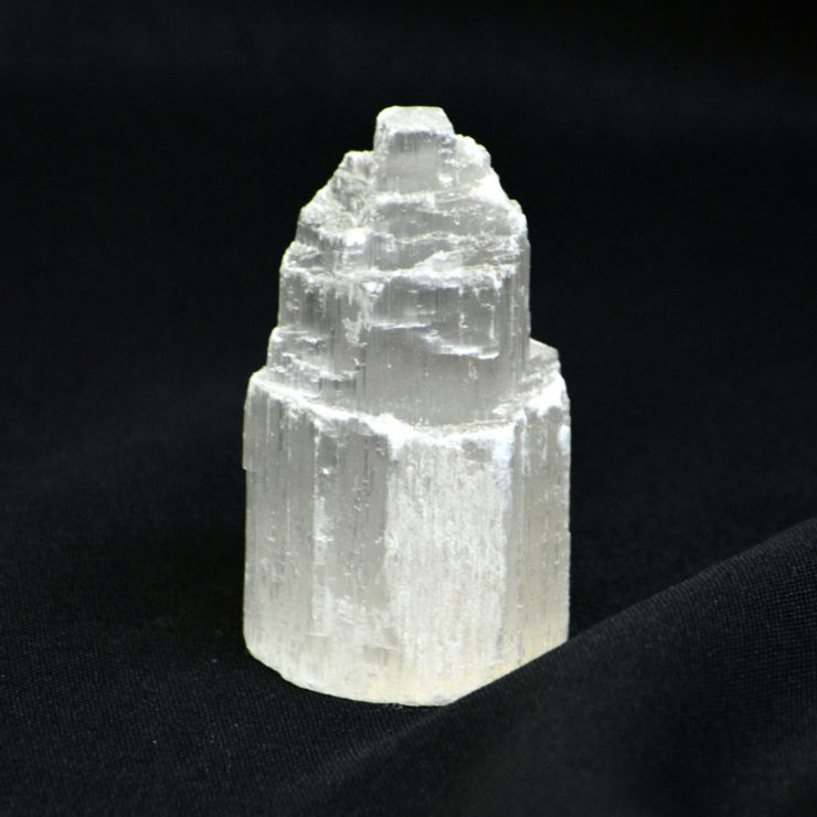 Selenita: propriedades e benefícios do uso - Pedras e Cristais 💎